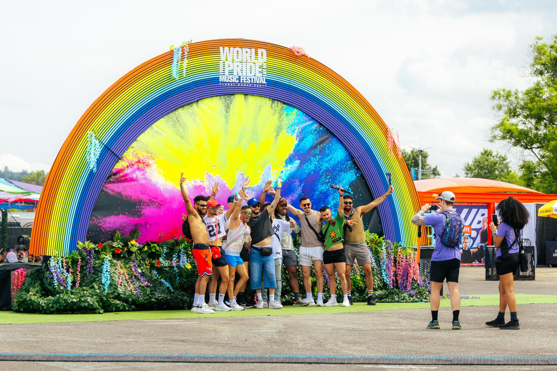 Jennifer Lopez Performs ‘Freedom’ Closing Out The Opening Worldpride with One Massive Chorus ...